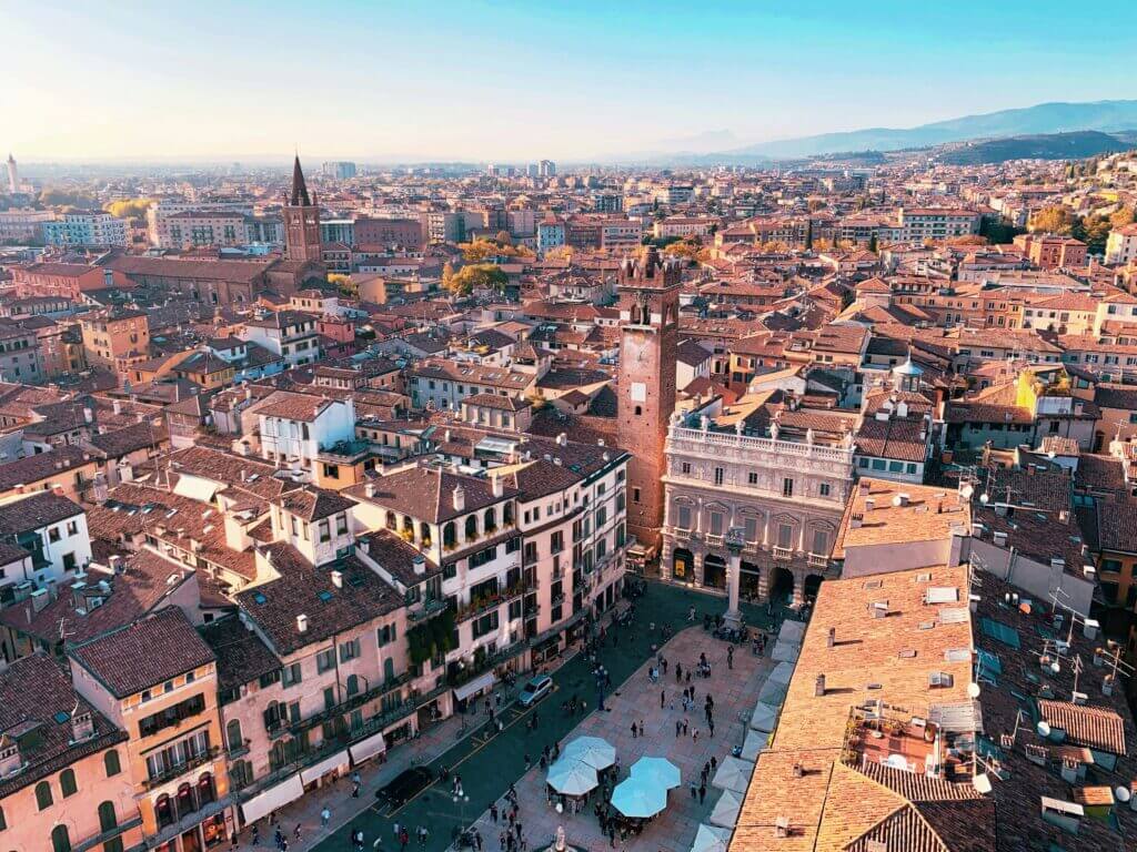 Italian Grammar Explained: How to Use Che vs. Chi Correctly